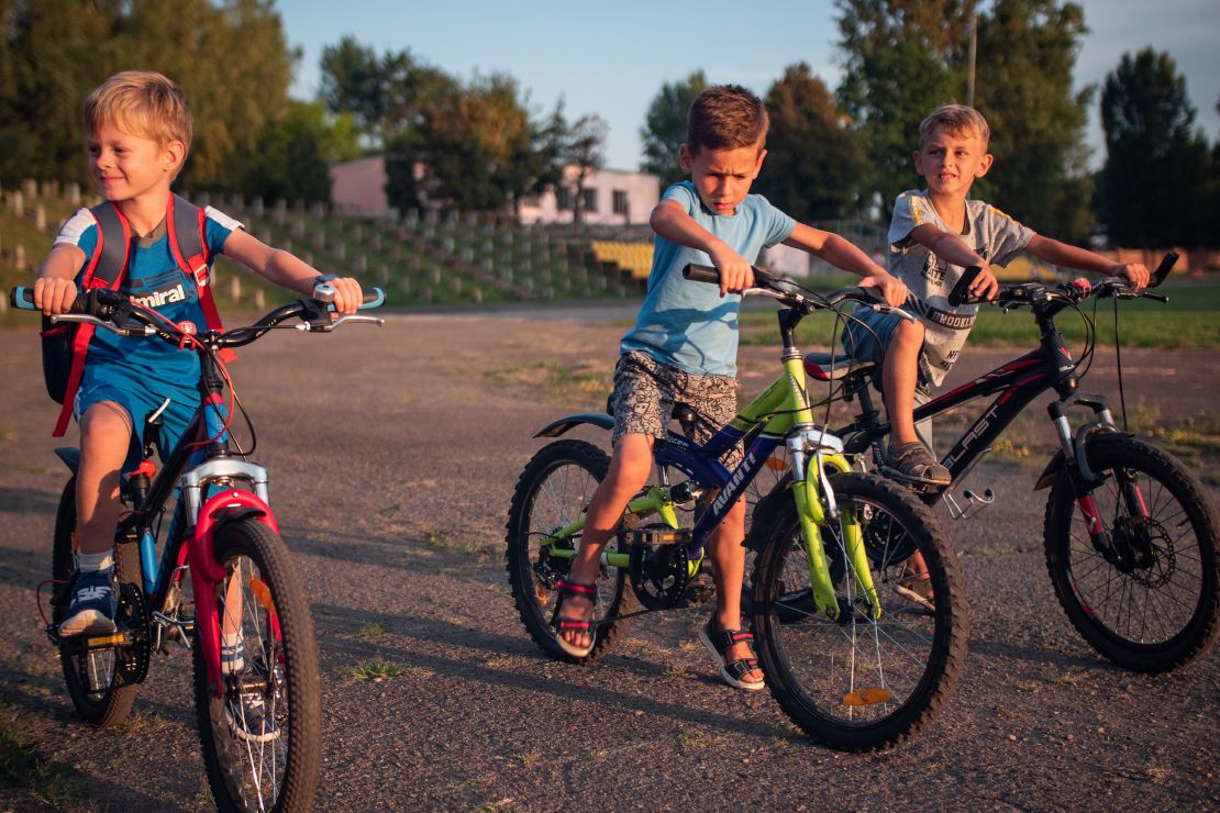 How to Teach Kids to Ride a Bike | Shoneright